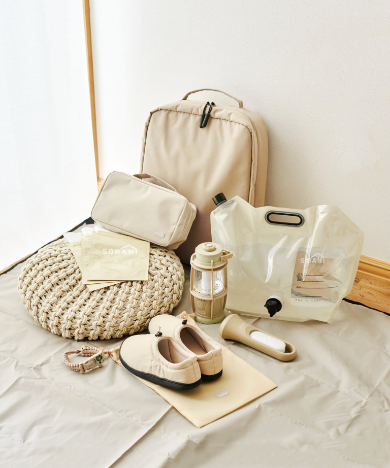 3COINS『防災グッズ』発売日・種類まとめ！SOBANI（そばに）シリーズ！最新は2023年10/10~巾着付きコンパクト寝袋、繰り返し使用 ...