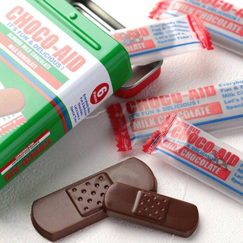 カルディ『ファーストエイド缶、チョコエイド』が♡絆創膏・救急箱 風で可愛い♡2025バレンタイン！